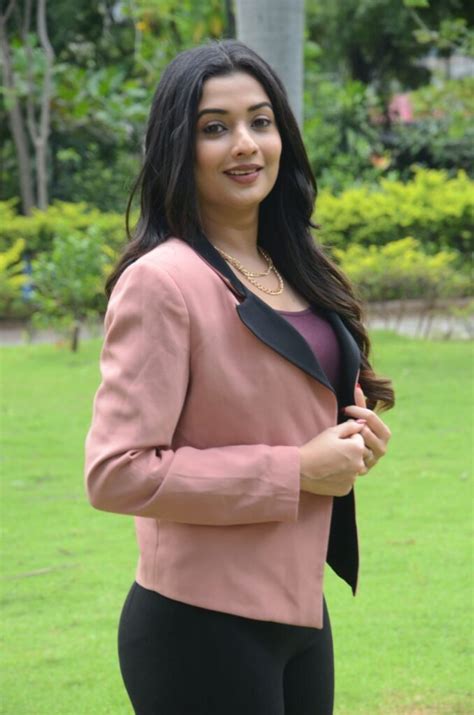 Sonal Monteiro New Photos