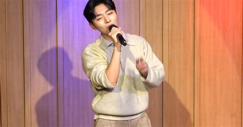 윤지성 축구선수 조규성과 닮은꼴 너무 영광 컬투쇼