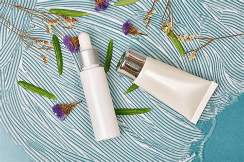 천연 스킨 케어 뷰티 제품 유기농 식물학 추출 브랜딩 모형을위한 크림 질감 배경에 블랭크 라벨 화장품 용기 0명에 대한 스톡 사진 및 기타 이미지 Istock