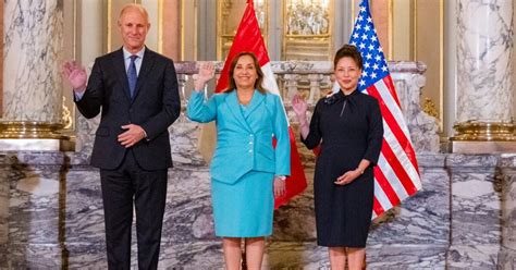 Stephanie Syptak Ramnath Es Acreditada Como Nueva Embajadora De Ee Uu