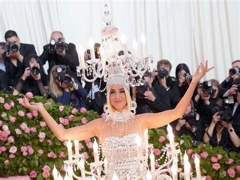 Even Katy Perrys Mom Fell For An Ai Photo Of The Singer At The Met Gala