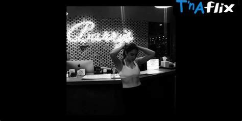 Sara Ali Khan Breasts Scene In Sara Ali Khan Hot Sexy Bold July