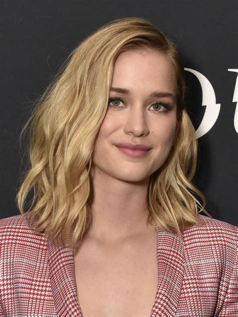 Spotted Elizabeth Lail On The News As The New Gossip Girl