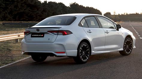 Toyota Corolla Vs Corolla Cross Y Sus Precios En Diciembre