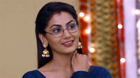 Look What Kumkum Bhagyas Pragya Aka Sriti Jha Is Up To During