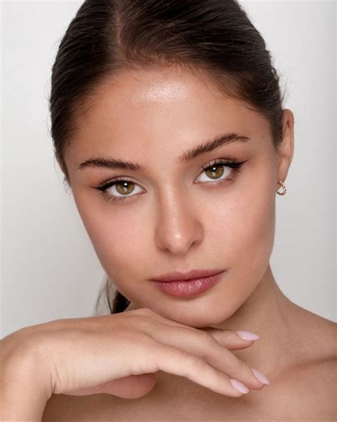 Isabelle A Model From Linz Austria