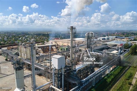 정유 공장 제조 구조가 높은 석유 및 가스 정제 석유 화학 공장의 공중 보기 글로벌 생산 및 제조 개념 석유 화학 공장에 대한