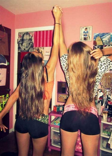 Yea Short Shorts Best Friend Pictures Friend Photoshoot Summer Tumblr