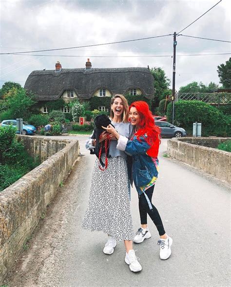 Pin Auf Zoe Sugg
