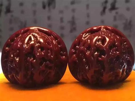 This Pair Of Walnuts Is Not Enough For Three Old Men Right Imedia