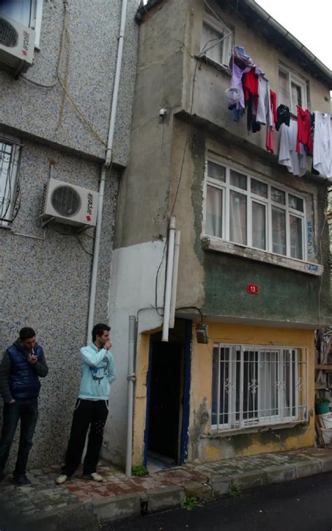 Sokak Ortas Nda Plak Ift Oku Son Dakika