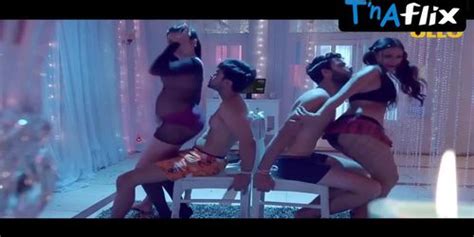 Nidhi Mahawan Butt Breasts Scene In Charmsukh