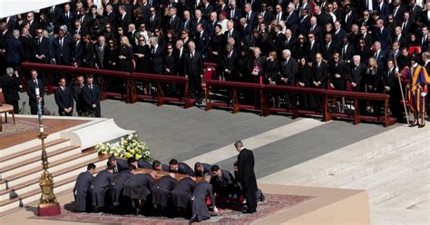 ვატიკანში პაპ ფრანცისკეს დაკრძალვის ცერემონიალი დაიწყო