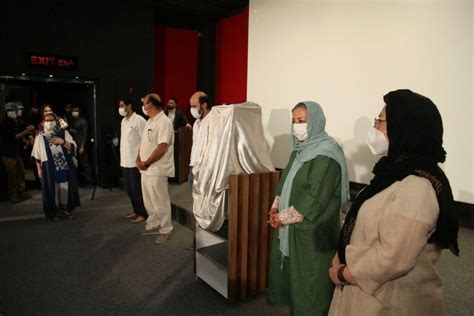 رخشان بنی‌اعتماد پیوند زدن سینما با امور خیریه به این هنر اعتبار می