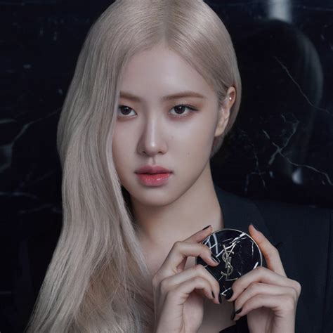 Female Daily Editorial Tampil Flawless Rose Blackpink Ditunjuk