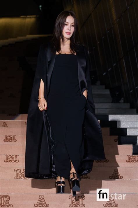 포토 엄정화 ‘블랙 퀸 Fn스타