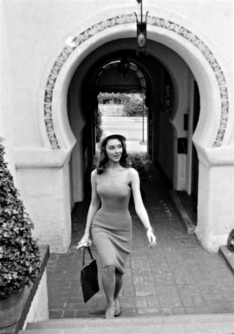 29 Best Model Vikki Dougan Images On Pinterest Vikki Dougan Jessica Rabbit And Model