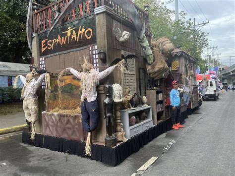 Fashion Pulis Mmff Float Parade In Full Swing