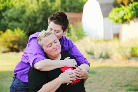 Premium Photo Young Lesbian Couple Outdoors