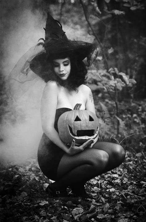 Witch Coven Halloween Photoshoot