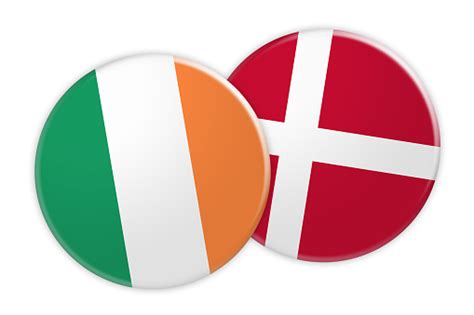 뉴스 개념 아일랜드 플래그에 덴마크 플래그 단추 백색 배경에 3d 그림 3차원 형태에 대한 스톡 벡터 아트 및 기타 이미지 3차원 형태 International