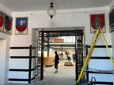 Pēc četru Gadu Pārtraukuma Durvis Ver Āgenskalna Tirgus Raksts