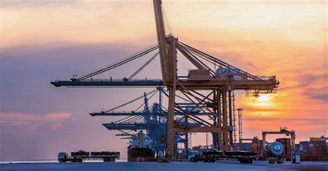 컨테이너 도크 크레인 건설 선적 터미널 항구 수입 수출 상업 무역 사업 물류 및 국제 운송 사진 Unsplash의 물 이미지