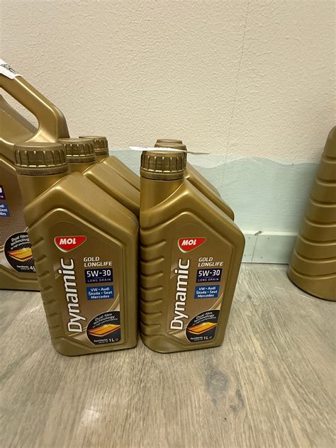 Olja 10 Liter Dynamic Gold Longlife 5w 30 Och 5 Liter Mol Essence 10w