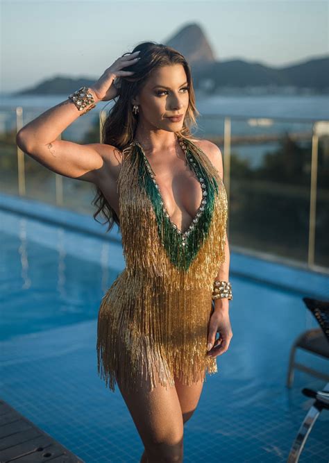 Aricia Silva é Anunciada Como Musa Na Atual Campeã Do Carnaval Do Rj Imperatriz Leopoldinense