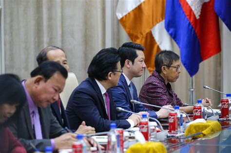 សម្តេចធិបតី ហ៊ុន ម៉ាណែត អនុញ្ញាតឱ្យ ក្រុមប្រឹក្សាភិបាលសមាគមសិល្បករខ្មែរ ដឹកនាំដោយ លោកជំទាវ ម៉ៅ