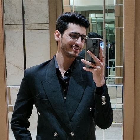 Shreshth Khandelwal Portfolio