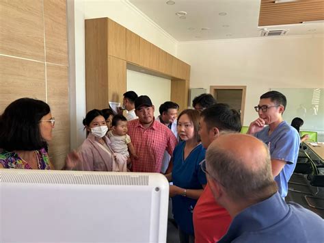 Франц эмч нар зүрхний хүнд хавсарсан эмгэгтэй 4 насанд хүрэгч бага насны 20 хүүхдэд үзлэг