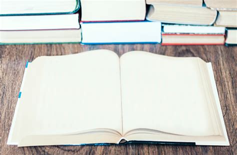 빈 페이지와 오래 된 책 교육 개념 배경의 스택 오픈 책 텍스트에 대 한 복사 공간 0명에 대한 스톡 사진 및 기타 이미지 0명 공란 공부 Istock