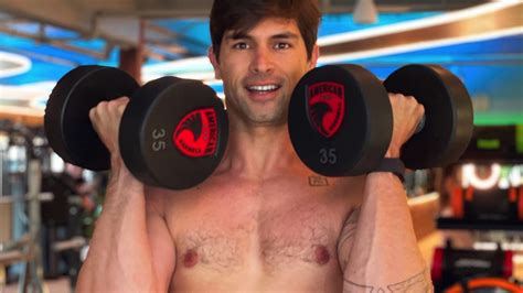 Meet Instagram Hottie Andrés Camilo Hernandez Socialite Life