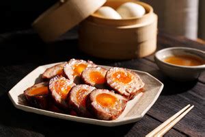 【咸蛋黄叉烧肉的做法步骤图，怎么做好吃】日食记下厨房