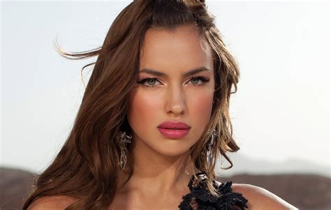 1650x1050 Resolution Irina Shayk Cute Pose 1650x1050 Resolution