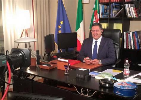 Toti “se Forza Italia Si Allea Col Pd I Primi Ad Andarsene Saranno Gli Elettori” Italia