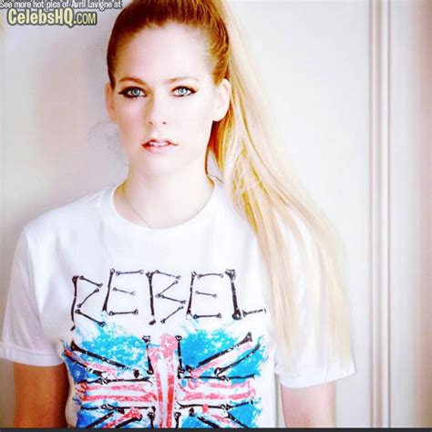 Exclusive Avril Lavigne Instagram Pic See Inside