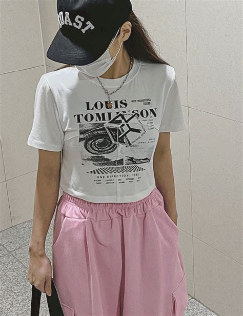 디디핏 빈티지 흑백 프린팅 절개 슬림 크롭 티셔츠