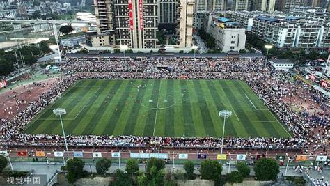 贵州榕江：“村超”足球联赛火爆进行 吸引近5万人观赛
