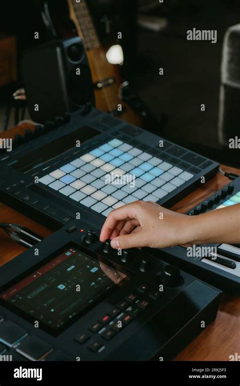 Controller Midi Hi Res Stock Photography And Images Alamy