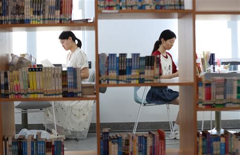 南华大学：图书馆里度假期滚动大图湖南教育新闻网
