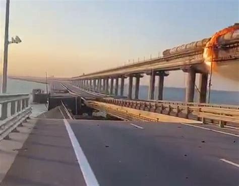 Палає Кримський міст Читайте на Ukr Net