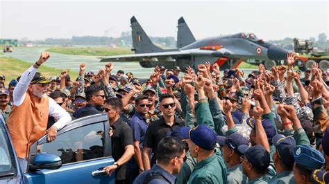 Pm Modi Remembers 1971 War Heroes On Vijay Diwas Moment Of Pride In