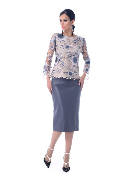 Темно сіра спідниця міді з екошкіри Iren Klairie