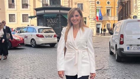 Është Ende Shqiptarja” Incidenti Që I Ndodhi Jorida Tabakut Në Senatin Italian Lapsial