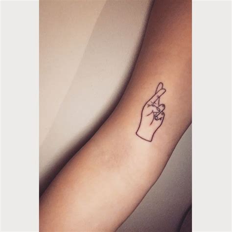 Fingers Crossed Tattoo Cross Tattoo Cross Finger Tattoos Hand Tattoos