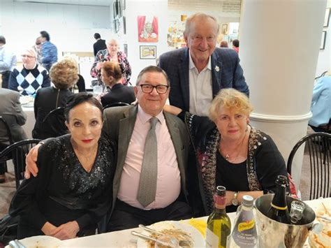 Праздничный Пасхальный обед в Русском клубе Русский Клуб