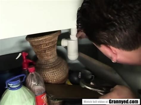 Hot Milf Fucks The Young Repairman Eporner