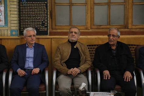 عکس مسعود پزشکیان در مراسم همسر این چهره فوتبالی خبرآنلاین